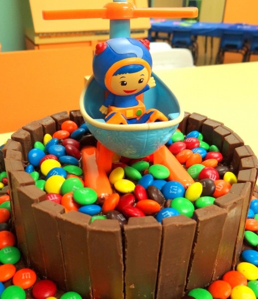 How to make an Umizoomi birthday cake - Mommy Snippets