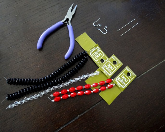 How to make earrings at home {Tutorial} - Mommy Snippets How to make earrings at home {Tutorial} - Mommy Snippets