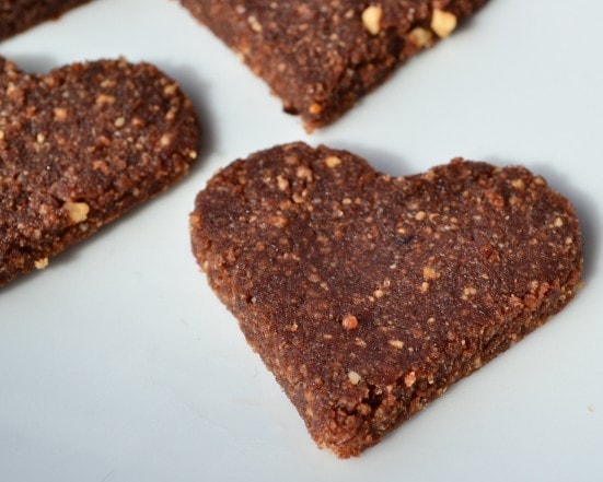 No-Bake Choco-Date Cookies for Valentine's Day - Mommy Snippets