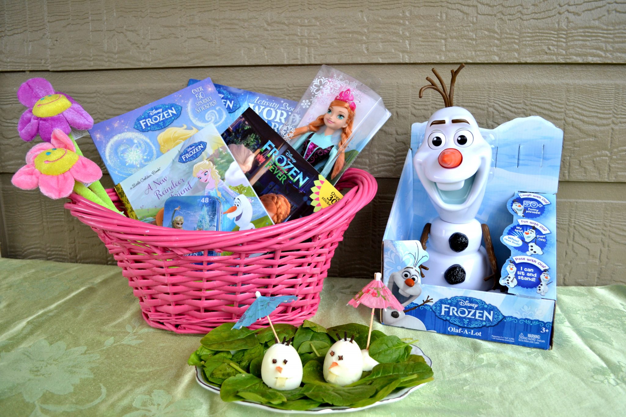 Olaf Inspired Egg Men for a FROZEN inspired treat. - Mommy Snippets