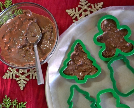 An easy 4 ingredient Christmas Candy Cane Mocha Bark recipe!