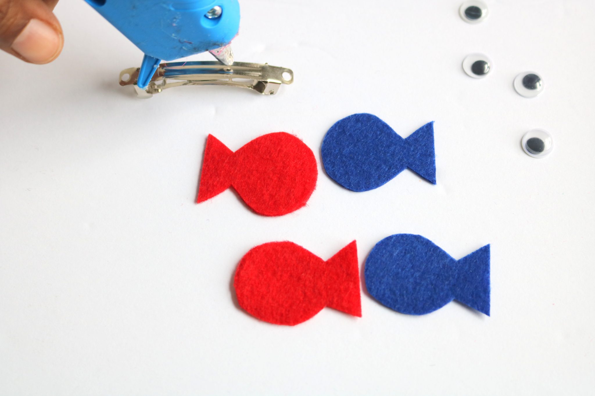 How to make an easy Red Fish Blue Fish hair accessory