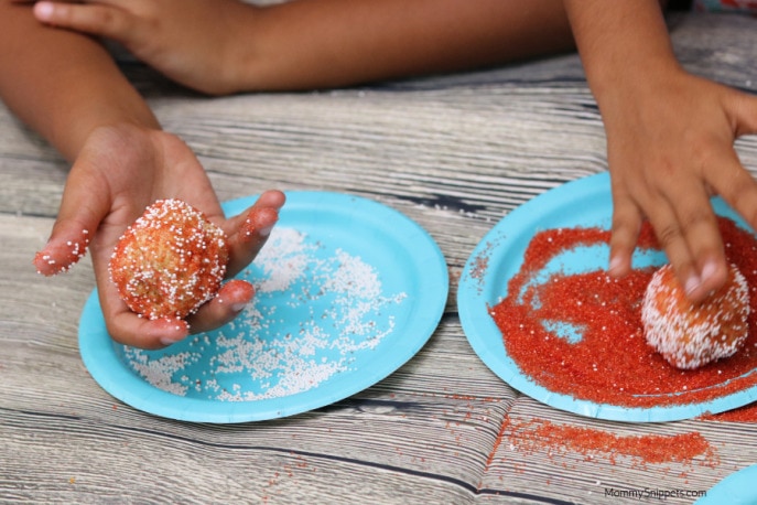 How to make Dumbo Surprise Pops: A treat inspired by Dumbo