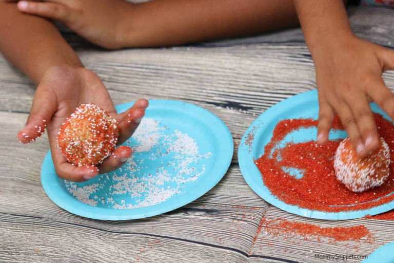 How to make Dumbo Surprise Pops: A treat inspired by Dumbo