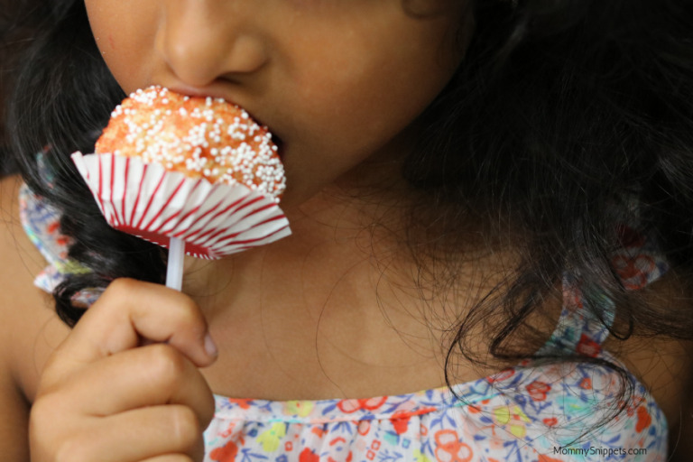 How to make Dumbo Surprise Pops: A treat inspired by Dumbo