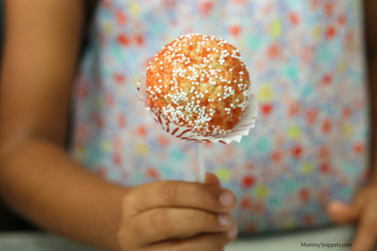 How to make Dumbo Surprise Pops: A treat inspired by Dumbo