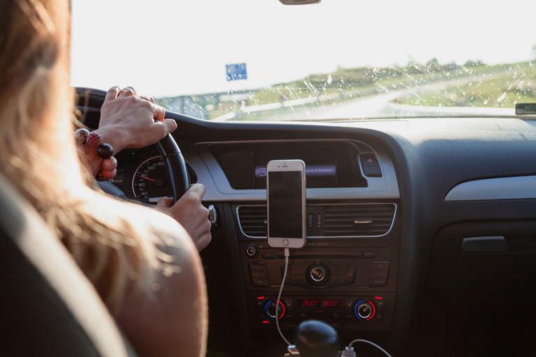 The best tips to stay alert while driving - Mommy Snippets