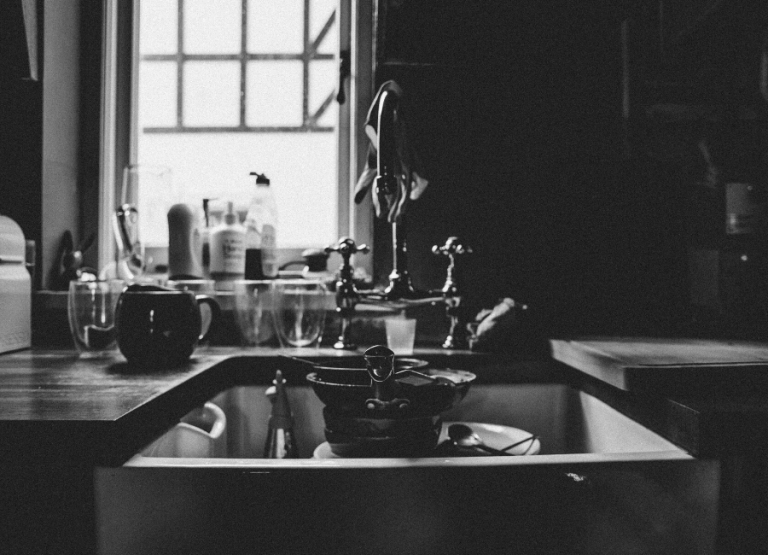 3 Quick and Effective Cleaning Tips For Your Kitchen - Mommy Snippets