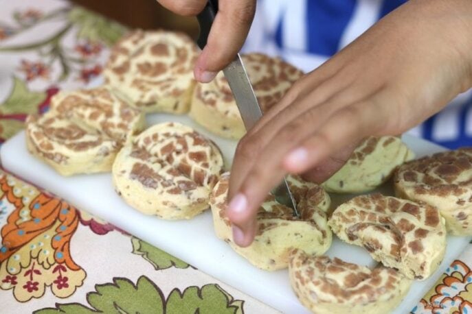 The Best 3 Ingredient Baked Apple Fritter Rolls Recipe