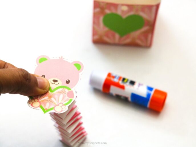 How to Make an Easy Valentine Pop up Craft - Mommy Snippets