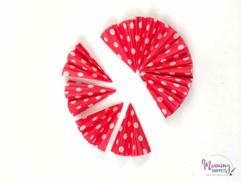 Easy Floral Craft Using Cupcake Liners! - Mommy Snippets