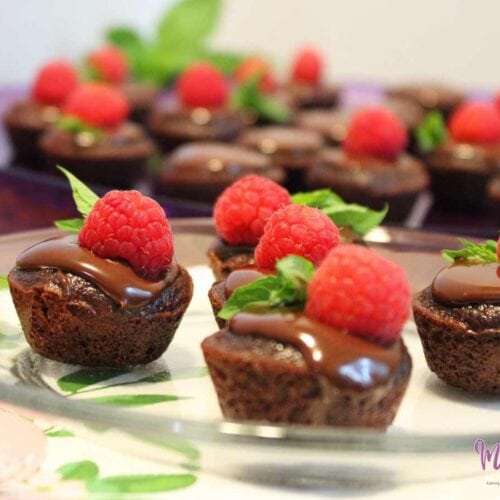An Easy Gluten Free Mini Chocolate Cakes Recipe - Mommy Snippets
